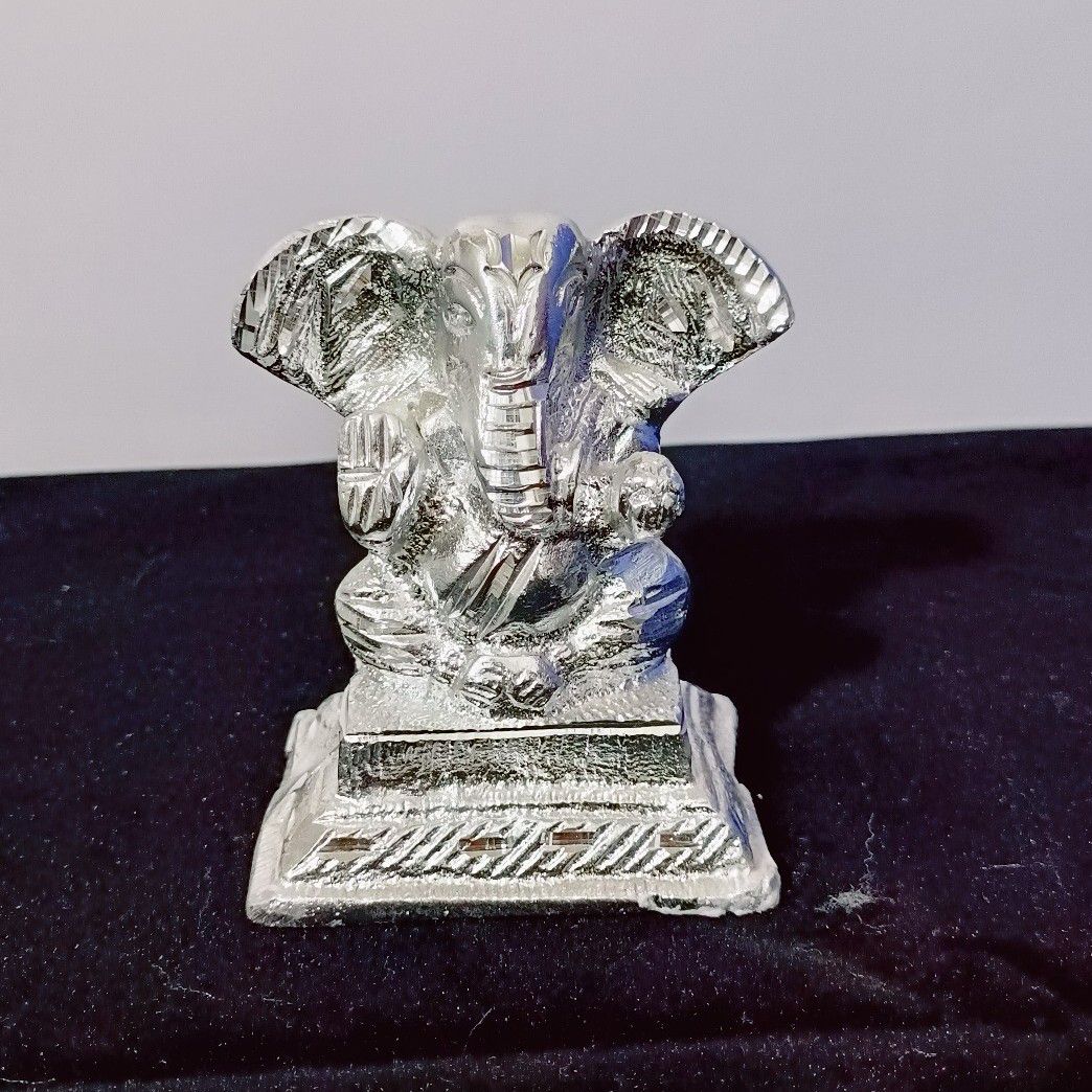 Showroom of Ganpati bappa idol in silver plated | Jewelxy - 219155