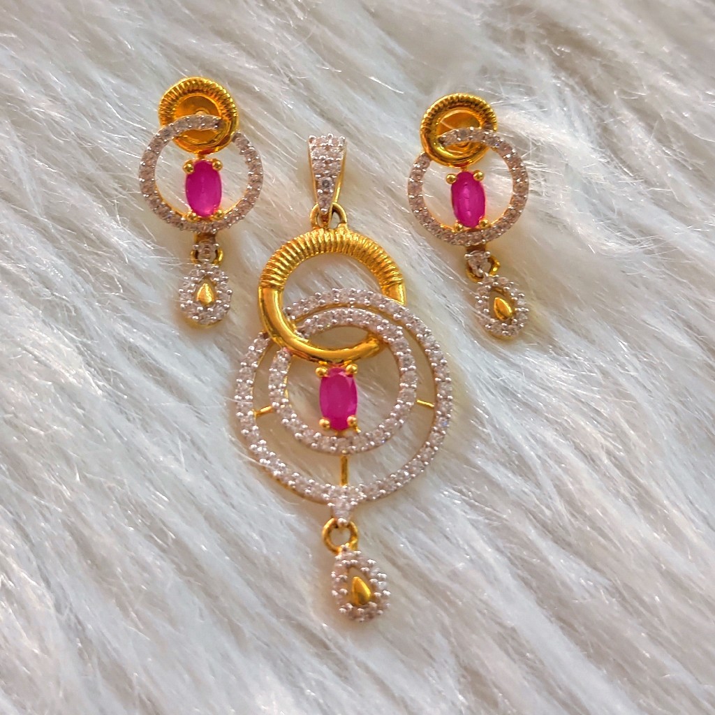 Buy quality 22 carat 916 diamond antique pendal set in Ahmedabad