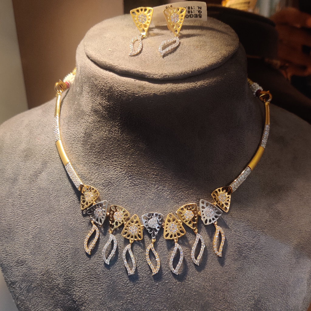 Buy quality 916 gold antique diamond set in Ahmedabad