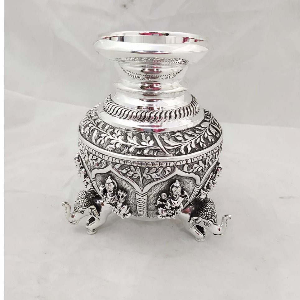 Buy quality 92.5 Pure Silver Lakshmi Vase with Hathi Legs PO-168-01 in ...