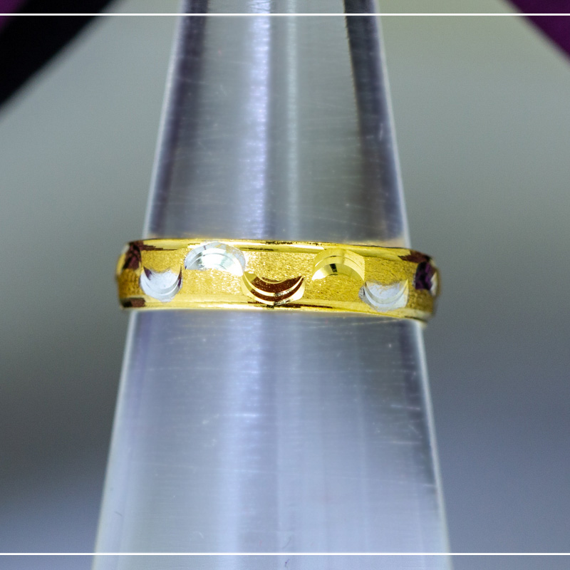 Showroom of 22k yellow gold splendid hallmarked band | Jewelxy - 219103