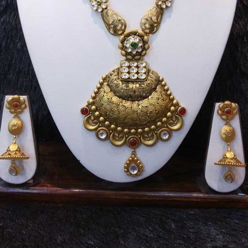 Buy quality 22kt gold bridal antique set in Ahmedabad