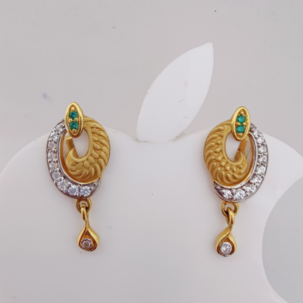 Buy quality 916 Gold Diamond Tops in Ahmedabad