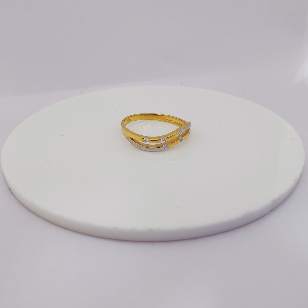 Buy quality 22k Gold Exclusive Round Shape Ring in Ahmedabad