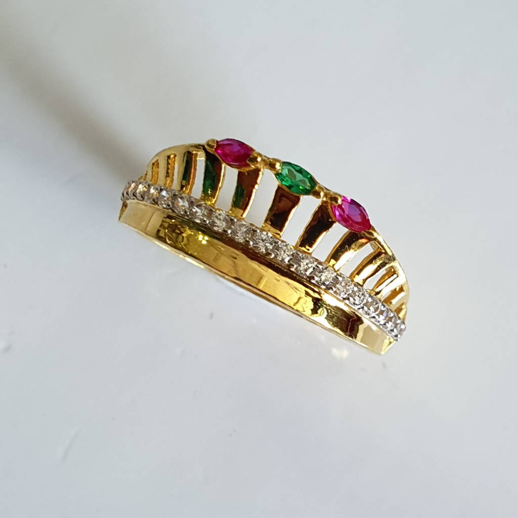 Showroom of 22k 91.6 gold queen taj diamond fancy design for women ring ...