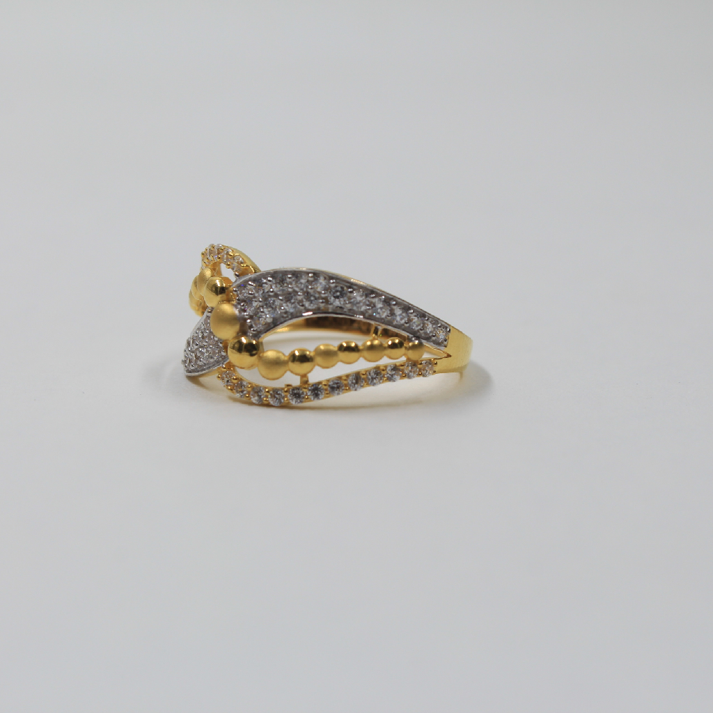 Buy quality Gold Fancy Ladies Ring in Ahmedabad